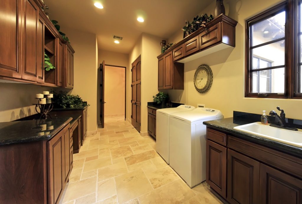 5 Must-Have Laundry Room Features - About Kitchens and more